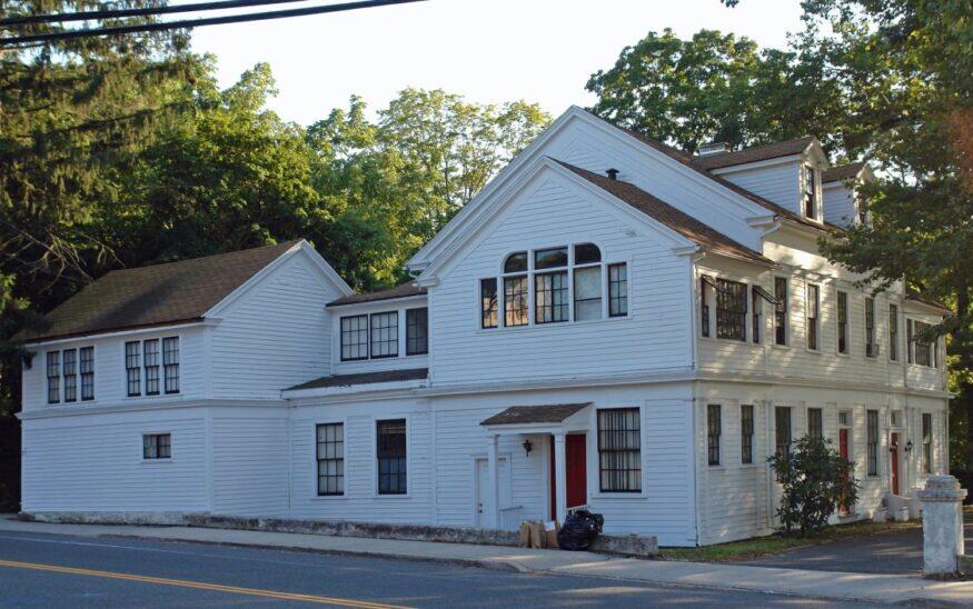 Mixed-use Huntington property on historic site trades for $1.5M - NewsBreak