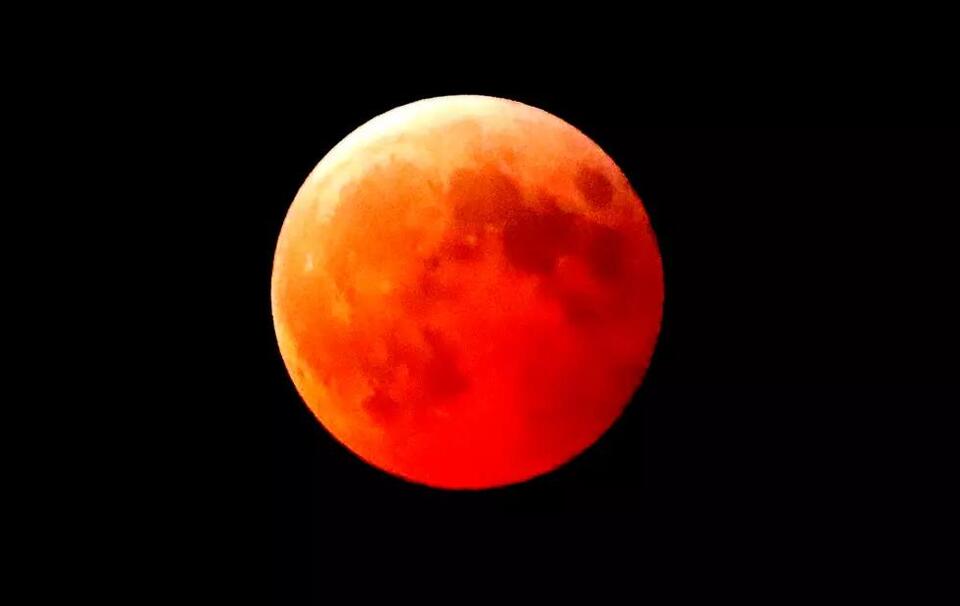 ‘Blood Red’ Lunar Eclipse of 2025 Does Not Disappoint - NewsBreak