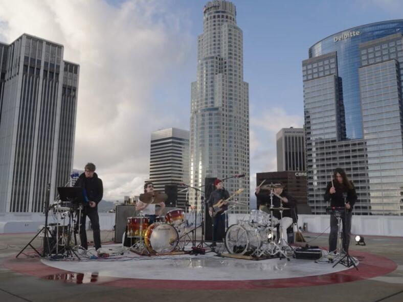 Watch OSEES' play their new album 'SORCS 80' live on top of a ...