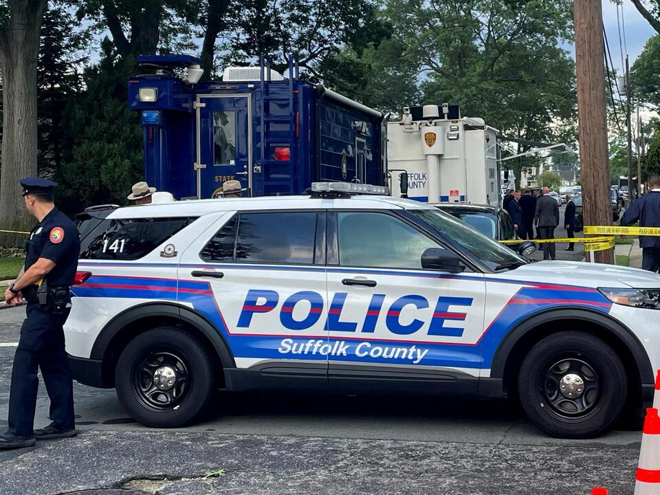 Disembodied arm found by Long Island kids walking to school — then ...