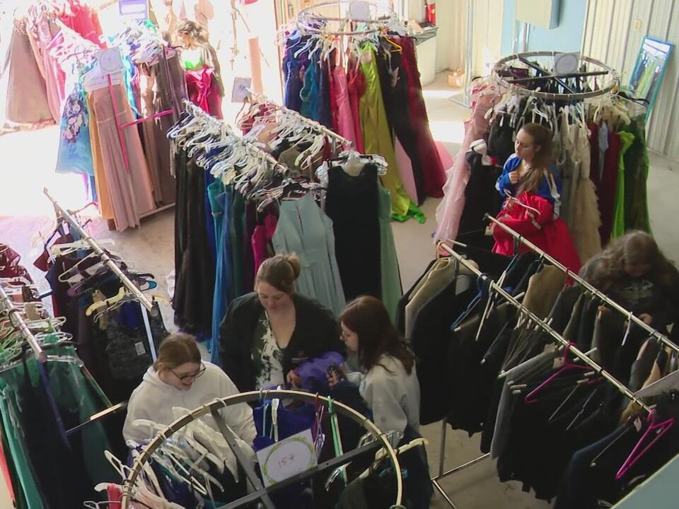 "Project Prom" provides free dresses and suits