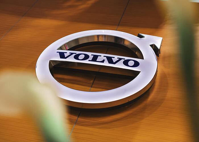 Nearly 2,500 Volvo trucks recalled for oversteer guidance issue that ...