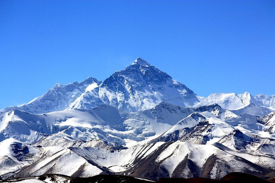 New England Native Conquers Everest In Under Ten Hours - NewsBreak