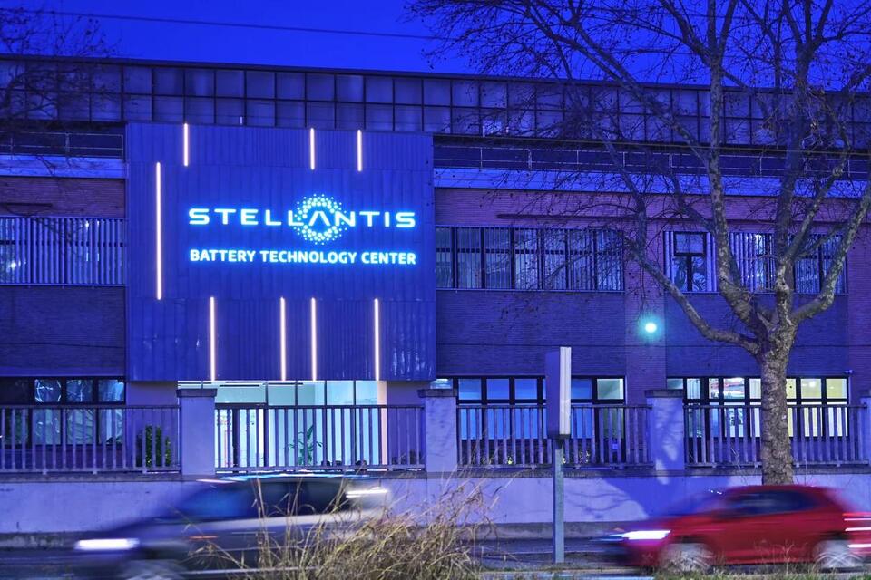 Stellantis’ CEO Reset: Inside Filosa’s High-Stakes Turnaround - NewsBreak