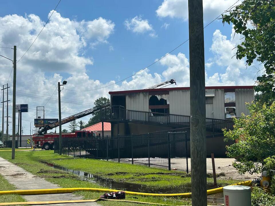 Crews extinguish fire at self-storage rental facility in Baton Rouge ...