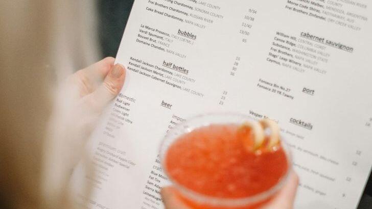 11 Insider Dining Secrets Food Critics Want You To Know Before You Eat ...