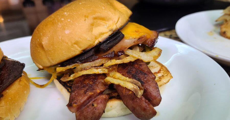 Chef Ron brings the flavor with Smoked Sandwiches - TrendRadars