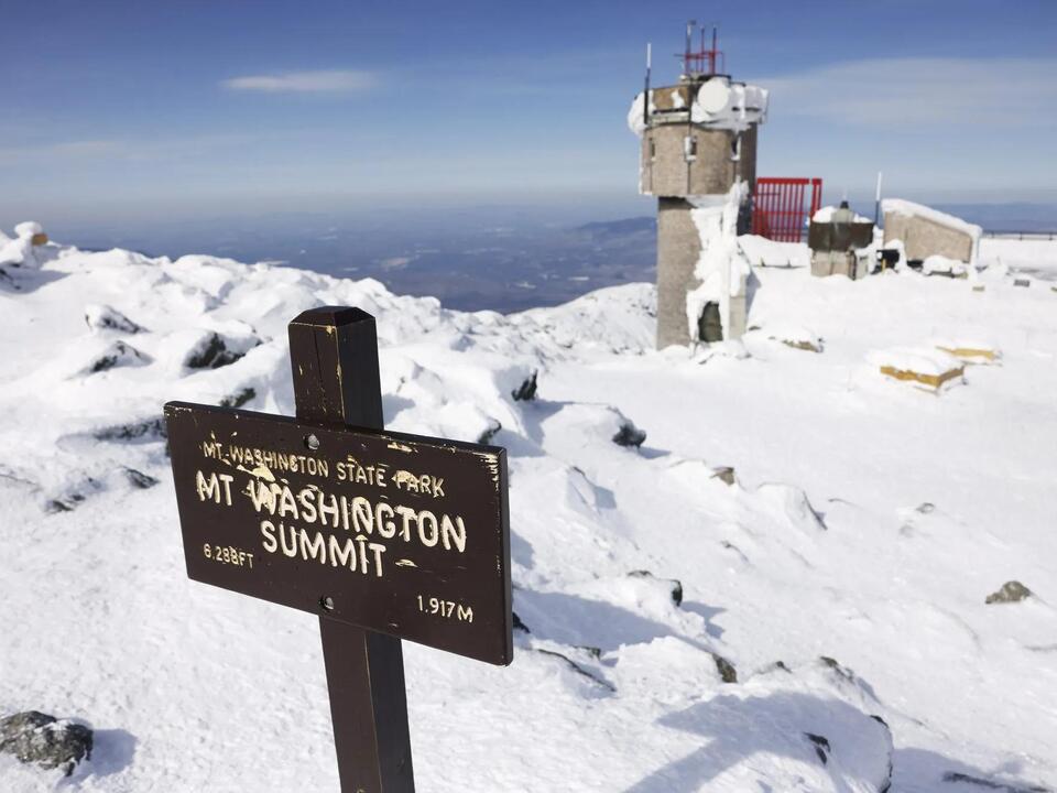 Skier, 20, dies after 600-foot fall from New Hampshire mountain