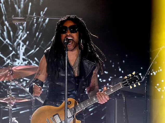 People's Choice Awards 2024: Lenny Kravitz performs an electrifying ...