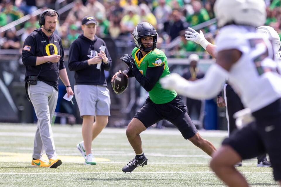 Oregon’s quarterback situation ‘starting to shape out’ - NewsBreak