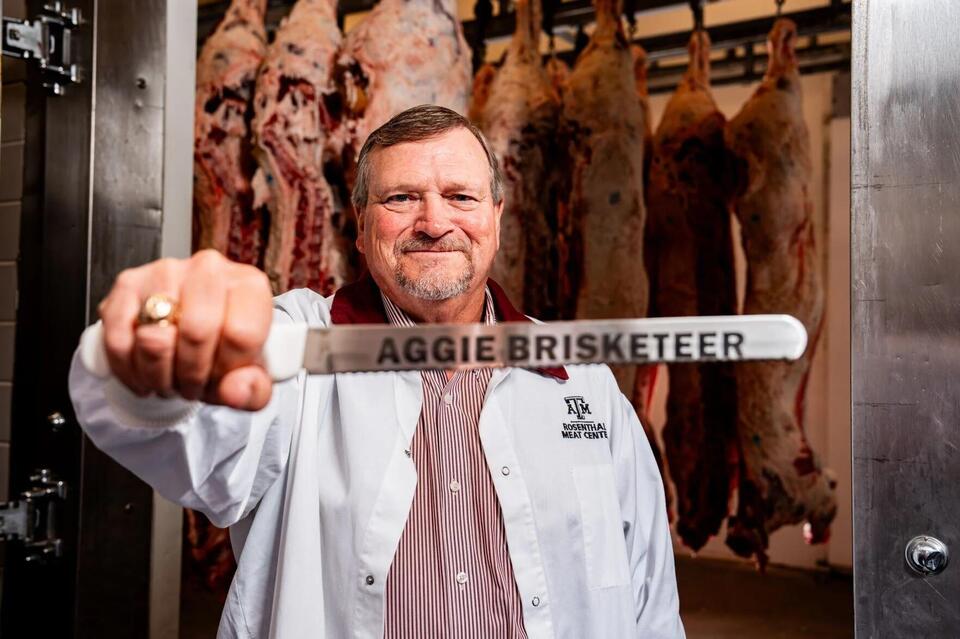 Riley retires after 42 years running Texas A&M's Rosenthal Center ...