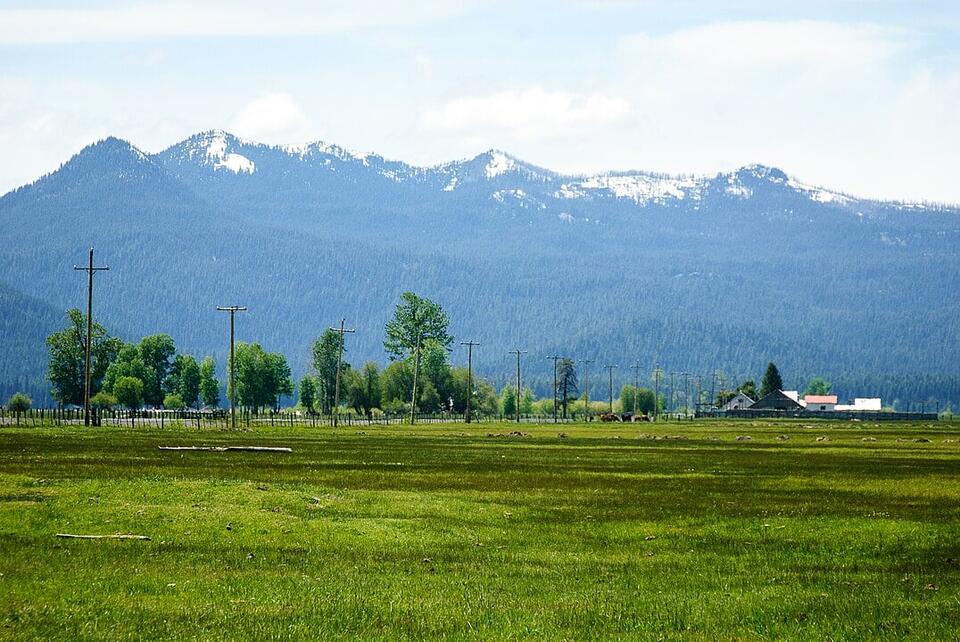 10 Secluded Towns Hidden in the Forests and Valleys of Oregon's ...