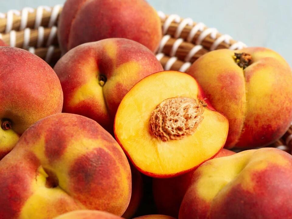 What’s the Difference Between Freestone and Clingstone Peaches?