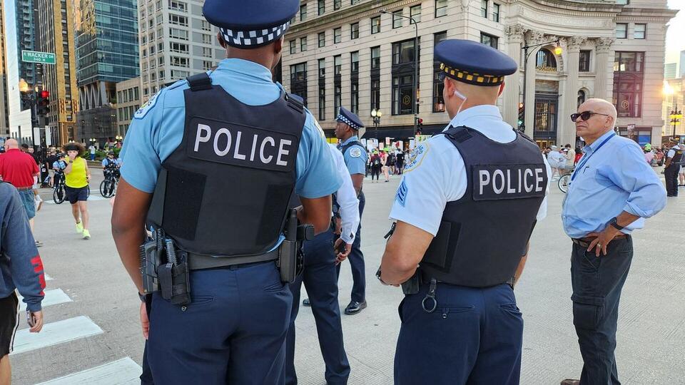 Officials, police criticize Chicago ICE stand-down; CPD says officers ...