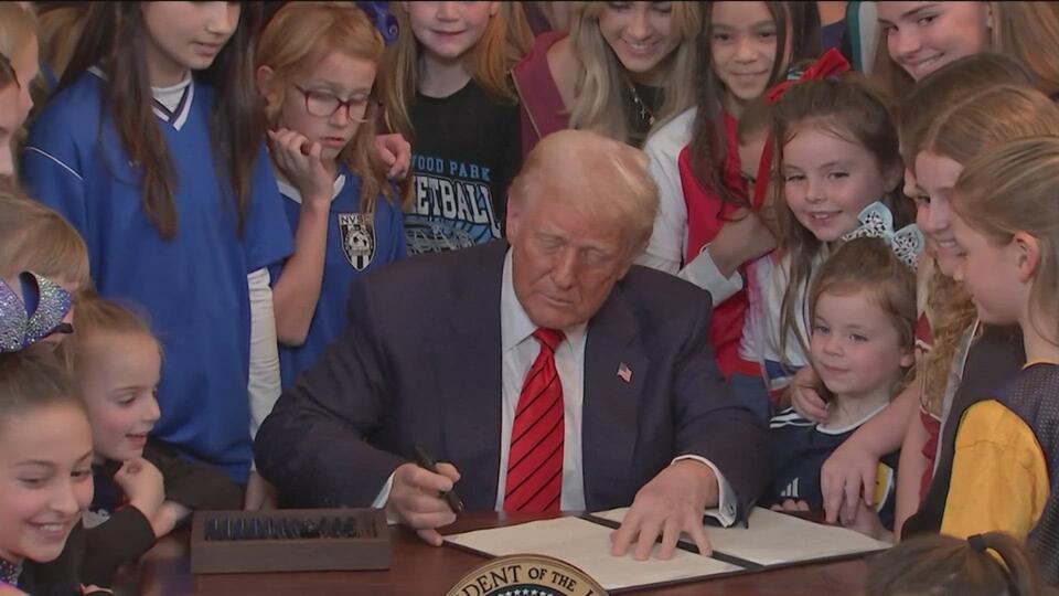 President Trump signs executive order with intent to ban transgender ...