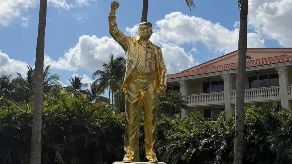 Trump Erects Yet Another Tacky Gold Monument to Himself - NewsBreak