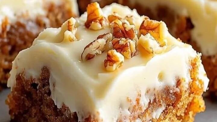 Moist Carrot Cake Bars With Cream Cheese Frosting - NewsBreak