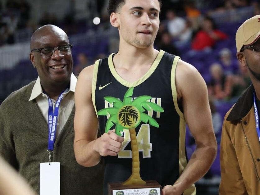 Freshman guard Darren Harris sidelined with fractured hand