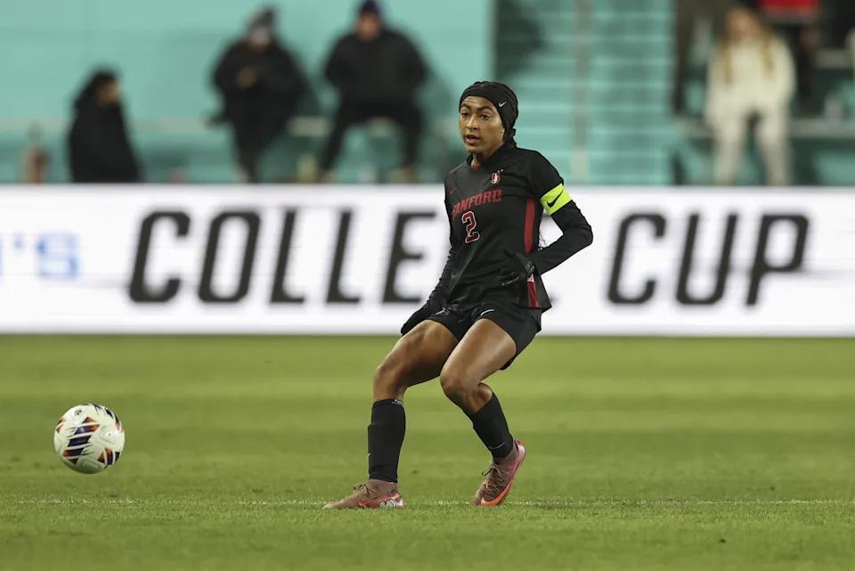 Stanford Cardinal star defender Elise Evans signs with Chicago Stars ...