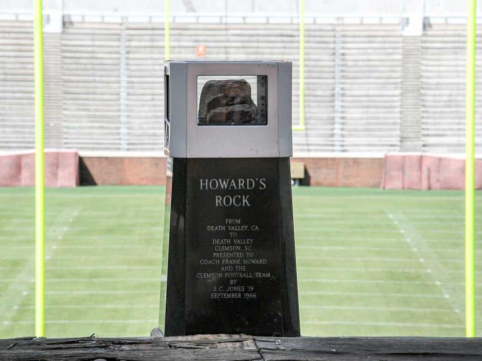 CFB Fans Blown Away By New EA Sports CFB 25 Reveal