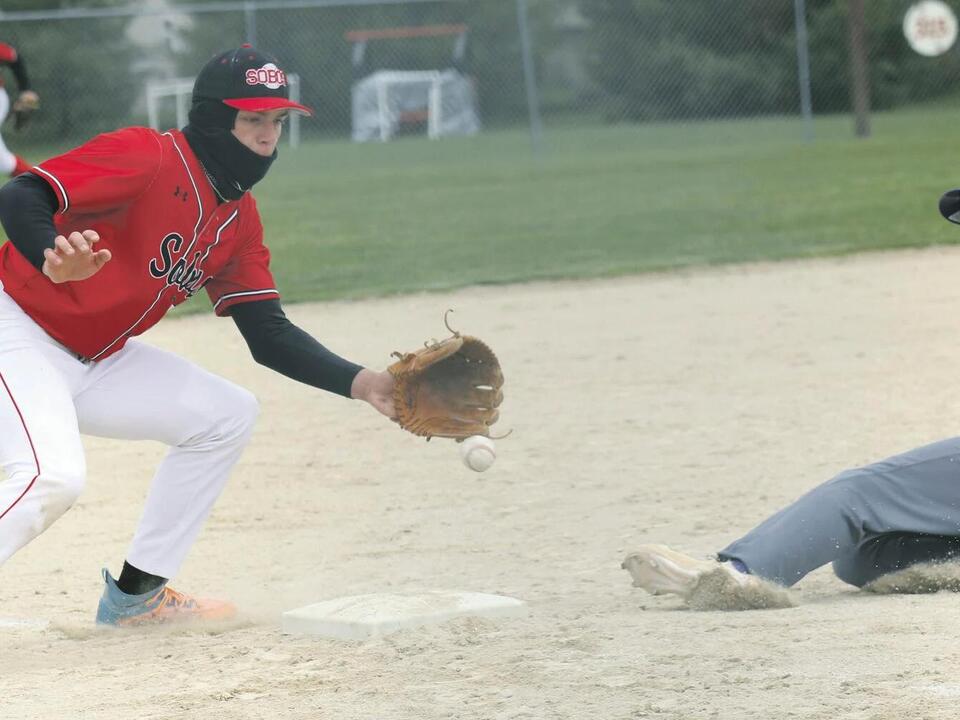 PREP BASEBALL: Clinton uses hot bats to sweep Parkview in doubleheader