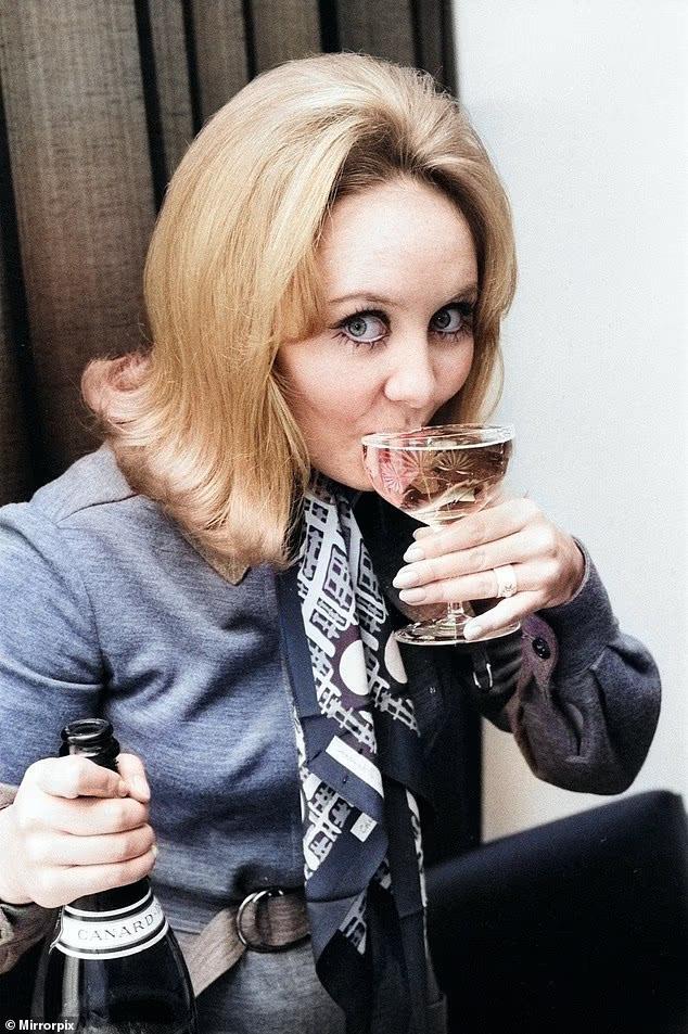 How Lulu, 76, hid her alcohol addiction after revealing she was a ...
