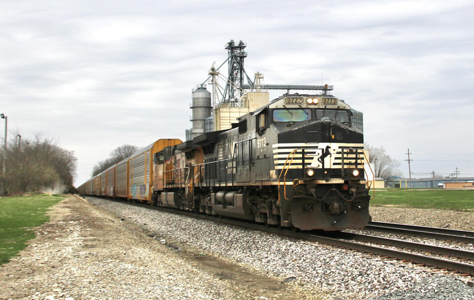 BNSF warns customers about risks of UP-NS merger (updated) - NewsBreak