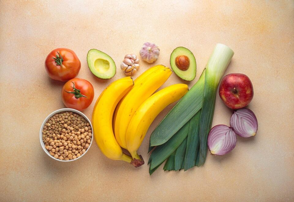 5 Everyday Foods That Naturally Boost Gut Health - NewsBreak