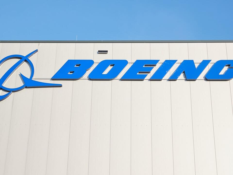 Boeing staff to vote Monday to ratify new contract proposal; stock up