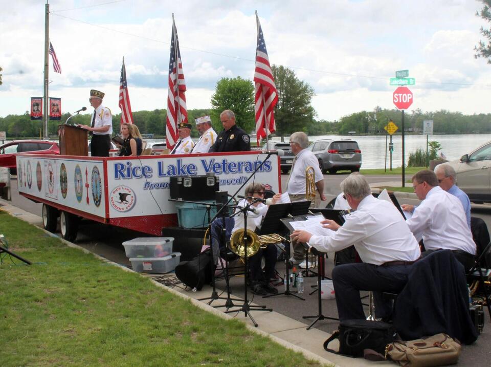 Never forget their sacrifice: Memorial Day service honors fallen ...
