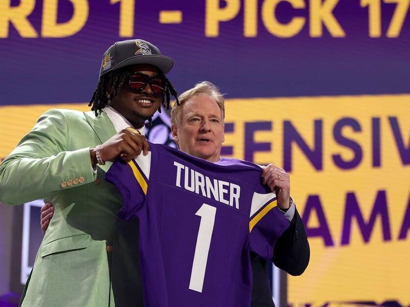 Alabama's Dallas Turner selected 17th overall by Minnesota Vikings in ...