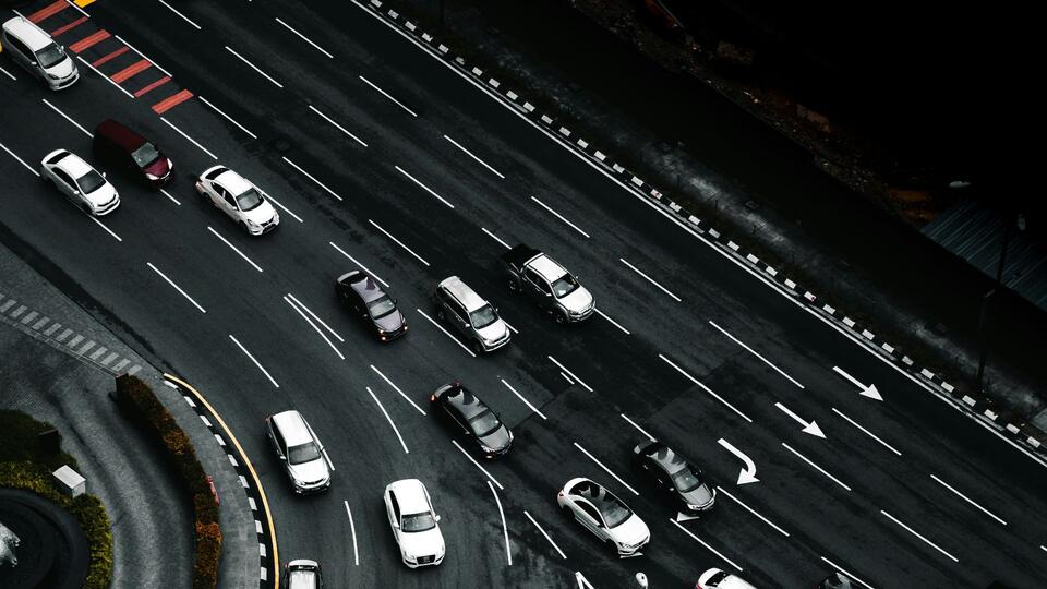 Why People Really Hate Zipper Merging - NewsBreak
