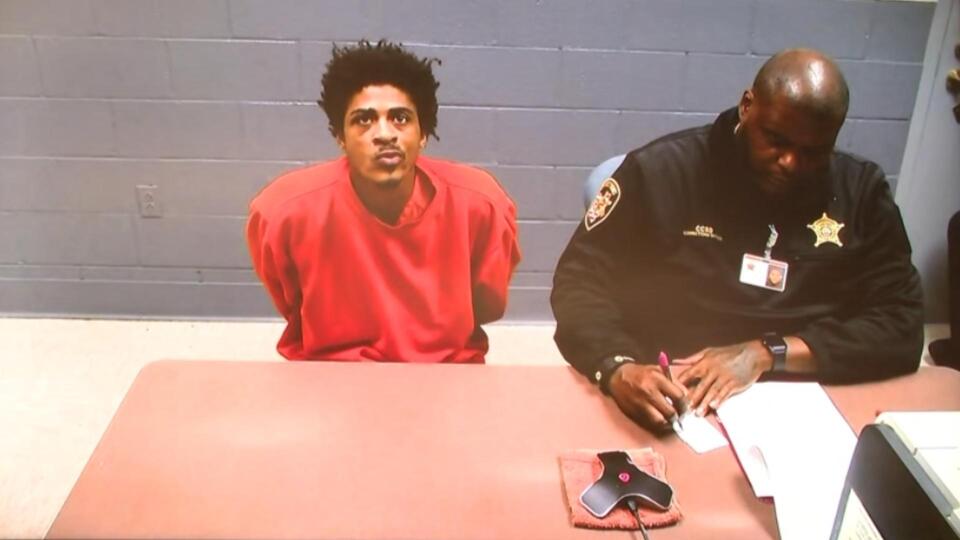 Man accused of shooting 2 East Cleveland police officers, killing 2 ...