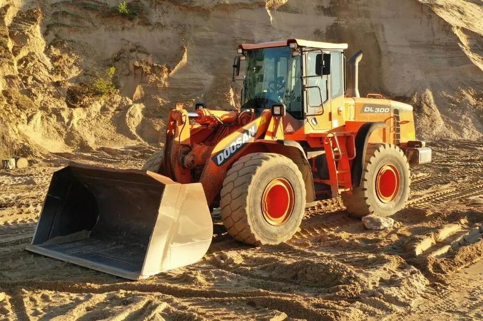 Utah Father and Daughter Killed After Bulldozer Falls on Their Car ...
