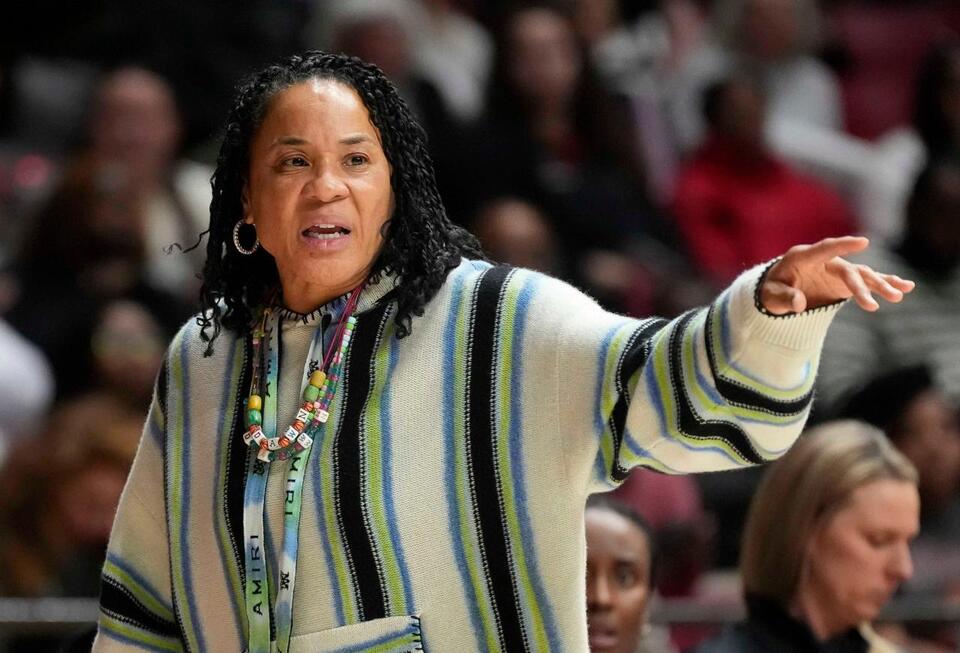 ‘Can’t Unsee It’ — Fans Spot Similarities as Dawn Staley Confuses ...