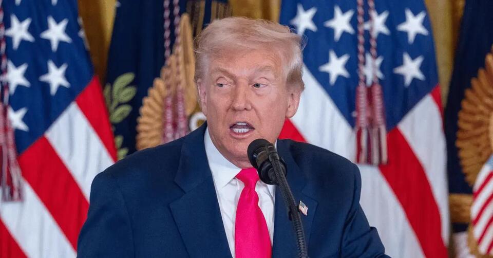 'Struggling' Donald Trump Caught Mixing Up His Words Multiple Times and ...