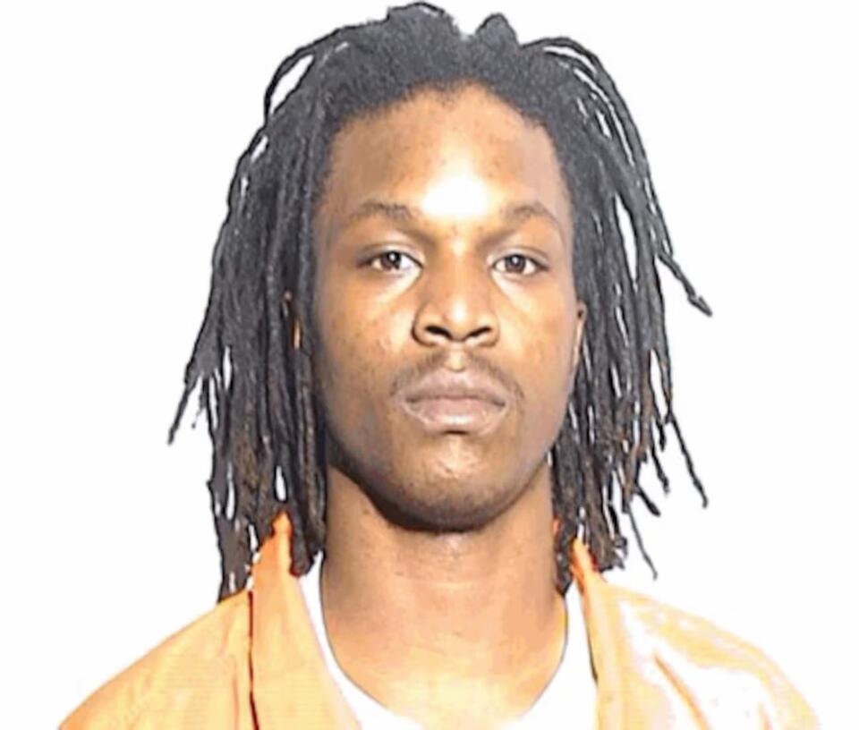 Two arrested after stolen vehicle police chase in Toledo - NewsBreak