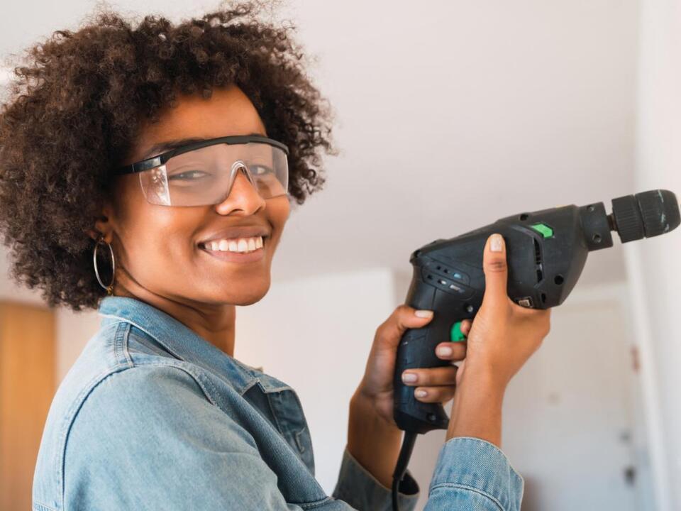 The Guide To Essential Power Tools for Women