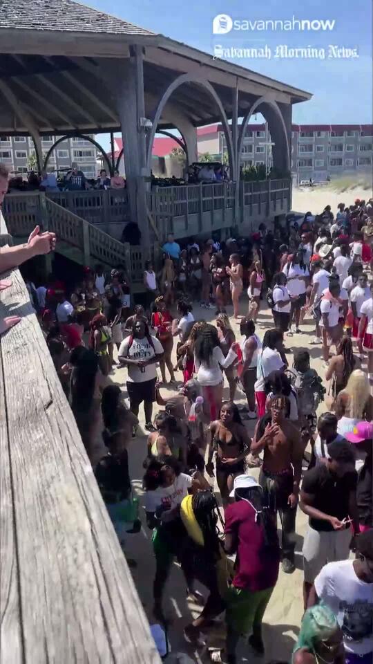 Video: Thousands of spring breakers take over the beach at Tybee Island ...