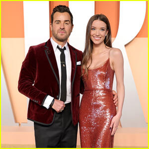 Justin Theroux & Fiancée Nicole Brydon Bloom Arrive in Style for Vanity ...