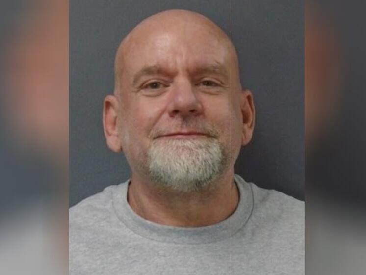 Inmate serving time for burglary escapes from Kansas jail, considered ...