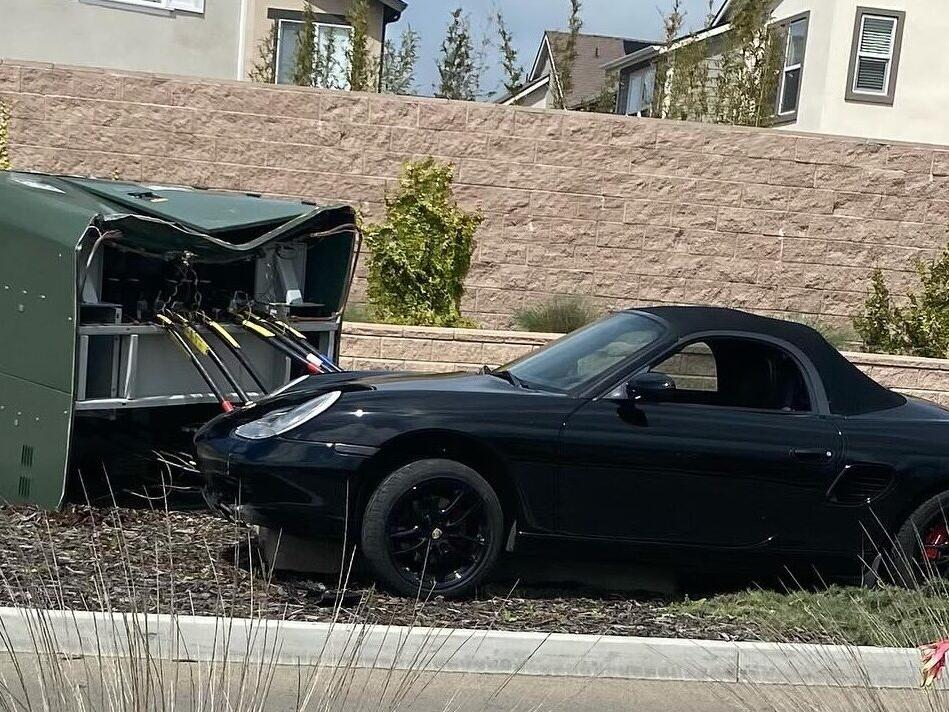 Driver slams into electrical box in SLO, knocking out power