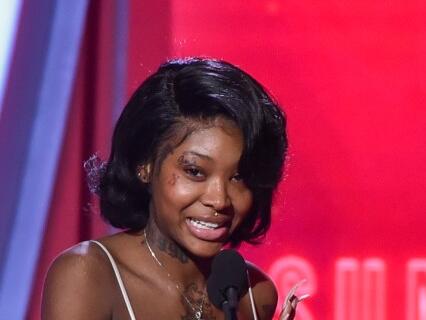 Summer Walker Shares Photos From Her Daughter’s Water Birth & Thanks ...