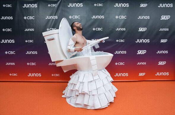 Rapper bbno$ dresses as toilet for Juno Awards 2025 and calls out Elon ...