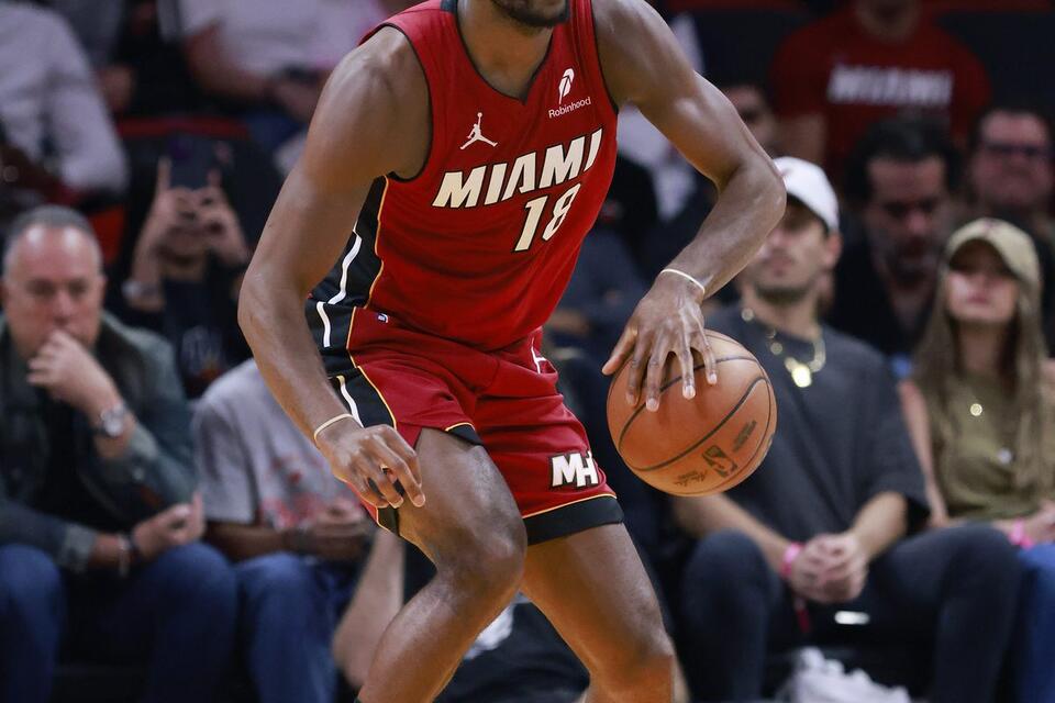 Alec Burks Back Injury Update – March 6, 2025 - NewsBreak