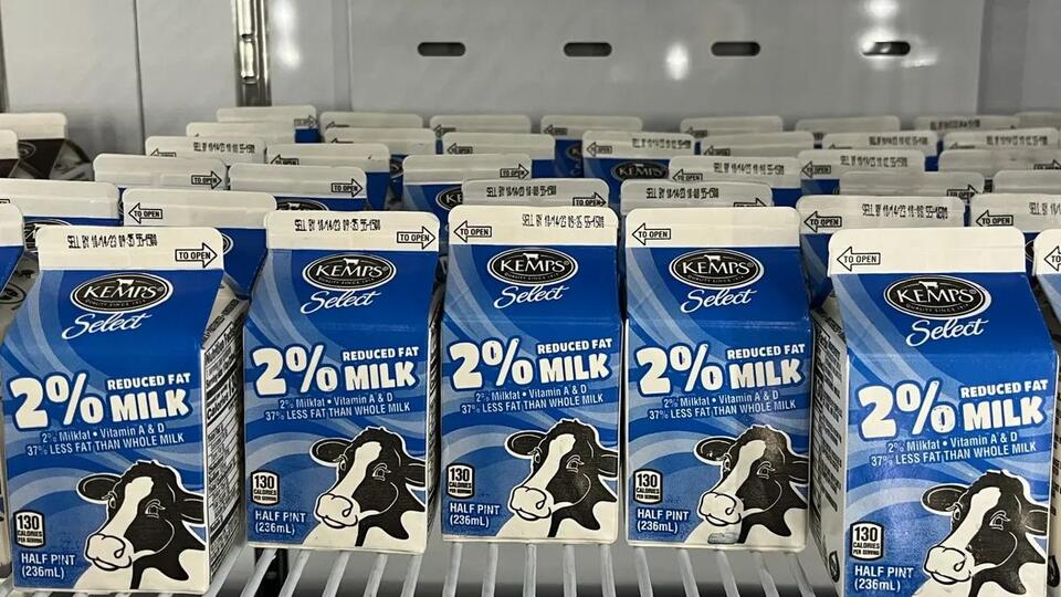 It's been over 10 years since schools served whole milk to students ...