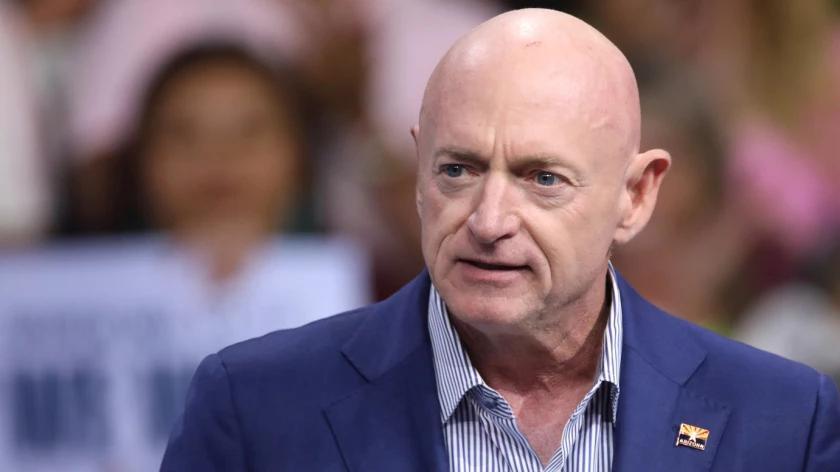 Sen. Kelly says censure is 'un-American' and criticizes Trump's lack of ...