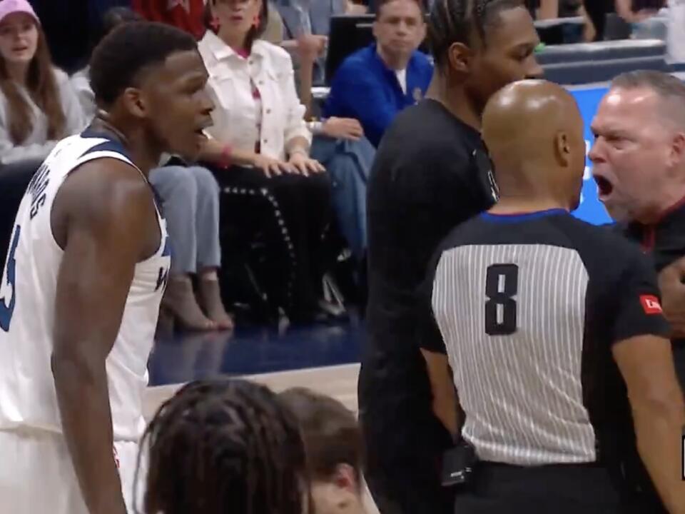 Michael Malone completely goes off on referee Marc Davis