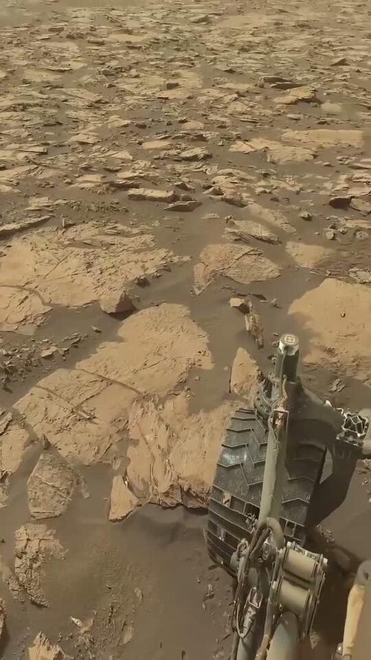 NASA releases clearest footage of Mars yet! 140 million miles away from ...