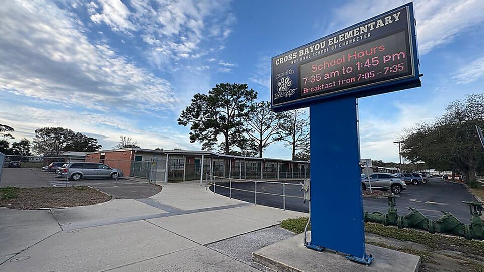 After nearly 70 years, Cross Bayou Elementary permanently closes ...